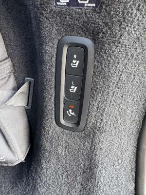 Grey Volvo V90 2018 in Alytus, with an engine capacity of 1.97 L and mileage of 283 thousand km for 16799 €, photo 24 on AUTOMOTO.COM.LV