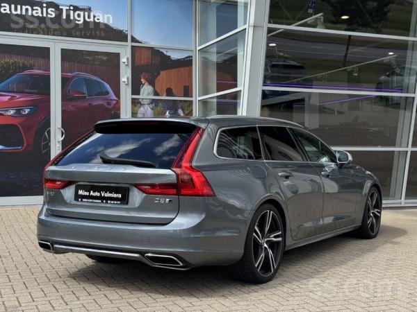 Grey Volvo V90 2018 in Valmiera, with an engine capacity of 2.00 L and mileage of 183 thousand km for 22500 €, photo 6 on AUTOMOTO.COM.LV