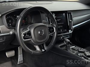 Grey Volvo V90 2018 in Valmiera, with an engine capacity of 2.00 L and mileage of 183 thousand km for 22500 €, photo 9 on AUTOMOTO.COM.LV