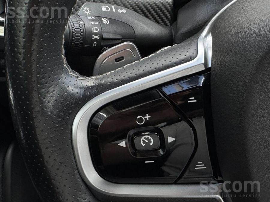 Grey Volvo V90 2018 in Valmiera, with an engine capacity of 2.00 L and mileage of 183 thousand km for 22500 €, photo 11 on AUTOMOTO.COM.LV