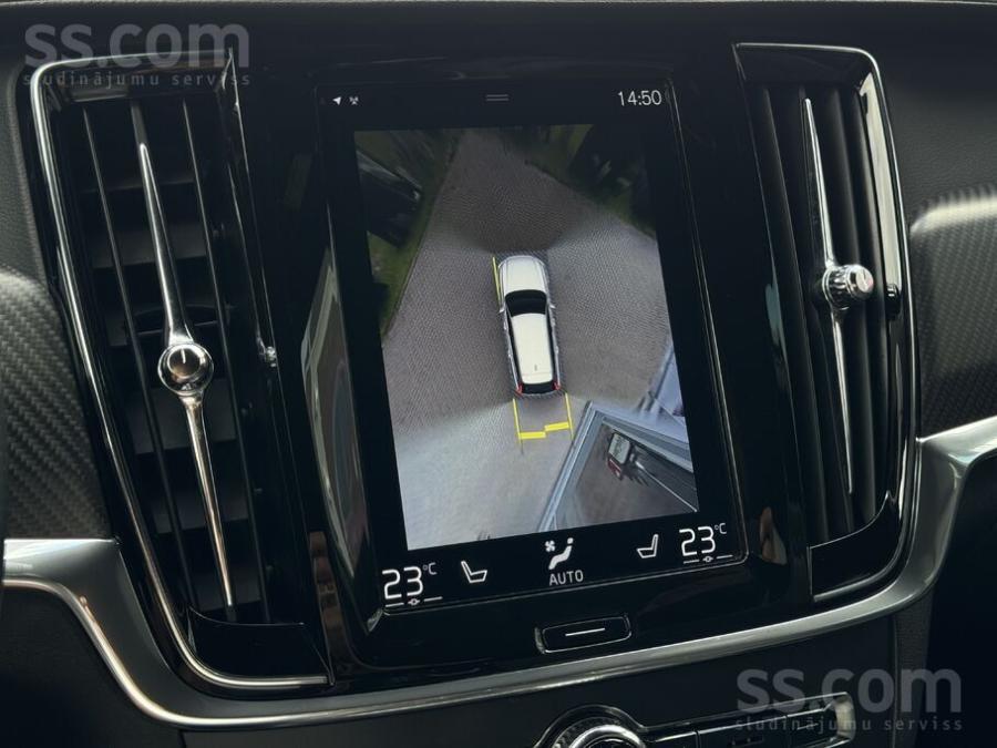 Grey Volvo V90 2018 in Valmiera, with an engine capacity of 2.00 L and mileage of 183 thousand km for 22500 €, photo 15 on AUTOMOTO.COM.LV