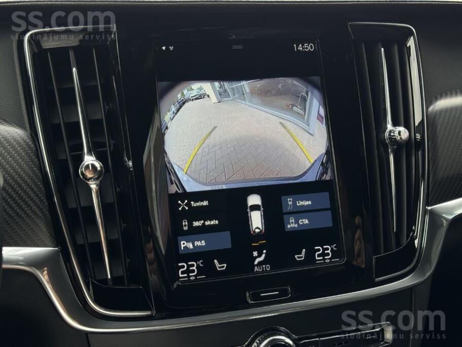 Grey Volvo V90 2018 in Valmiera, with an engine capacity of 2.00 L and mileage of 183 thousand km for 22500 €, photo 16 on AUTOMOTO.COM.LV