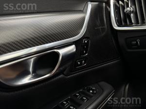 Grey Volvo V90 2018 in Valmiera, with an engine capacity of 2.00 L and mileage of 183 thousand km for 22500 €, photo 20 on AUTOMOTO.COM.LV