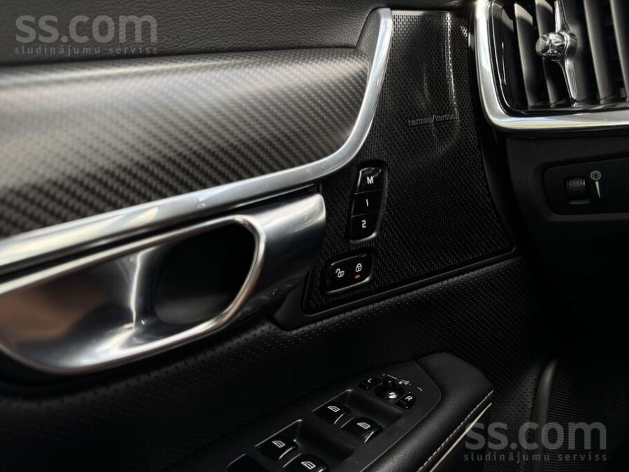 Grey Volvo V90 2018 in Valmiera, with an engine capacity of 2.00 L and mileage of 183 thousand km for 22500 €, photo 20 on AUTOMOTO.COM.LV