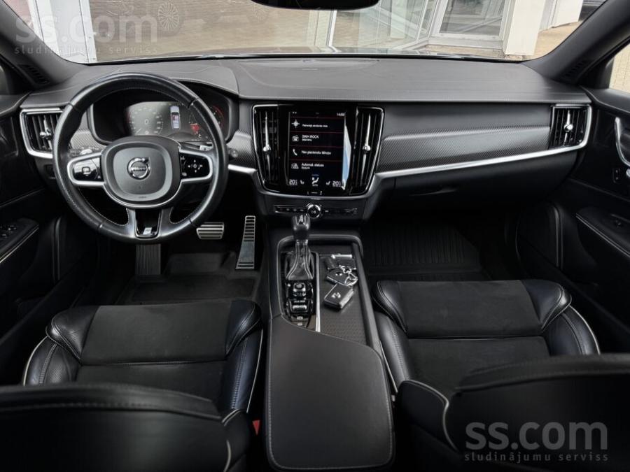 Grey Volvo V90 2018 in Valmiera, with an engine capacity of 2.00 L and mileage of 183 thousand km for 22500 €, photo 21 on AUTOMOTO.COM.LV