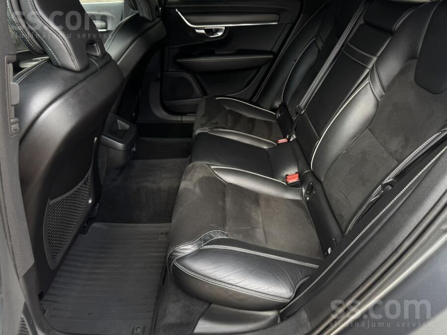 Grey Volvo V90 2018 in Valmiera, with an engine capacity of 2.00 L and mileage of 183 thousand km for 22500 €, photo 22 on AUTOMOTO.COM.LV