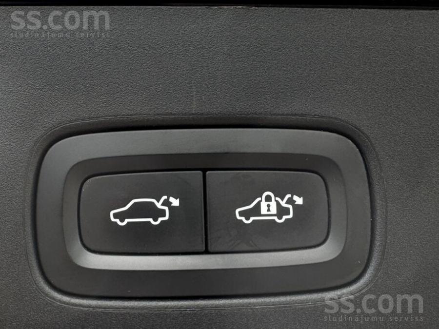 Grey Volvo V90 2018 in Valmiera, with an engine capacity of 2.00 L and mileage of 183 thousand km for 22500 €, photo 23 on AUTOMOTO.COM.LV
