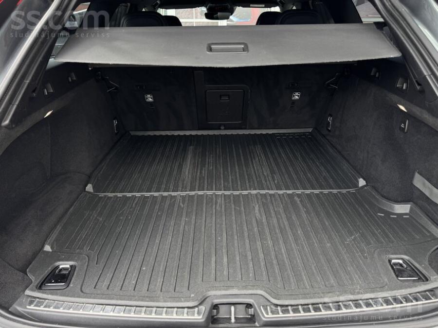 Grey Volvo V90 2018 in Valmiera, with an engine capacity of 2.00 L and mileage of 183 thousand km for 22500 €, photo 24 on AUTOMOTO.COM.LV