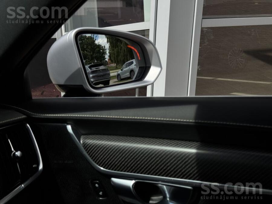 Grey Volvo V90 2018 in Valmiera, with an engine capacity of 2.00 L and mileage of 183 thousand km for 22500 €, photo 25 on AUTOMOTO.COM.LV