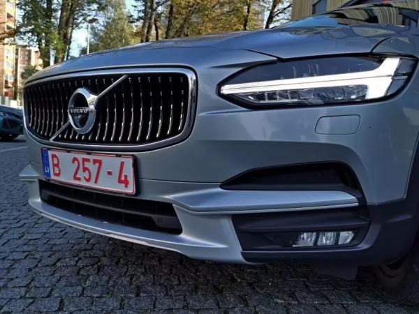 Pelēks Volvo V90 2018 Rīga, ar dzinēja tilpumu 2.00 L un nobraukumu 176 tūkst. km par 27500 €, foto 2 vietnē AUTOMOTO.COM.LV