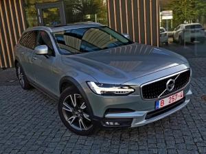 Grey Volvo V90 2018 in Riga, with an engine capacity of 2.00 L and mileage of 176 thousand km for 27500 €, photo 5 on AUTOMOTO.COM.LV