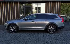 Grey Volvo V90 2018 in Riga, with an engine capacity of 2.00 L and mileage of 176 thousand km for 27500 €, photo 7 on AUTOMOTO.COM.LV