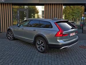 Grey Volvo V90 2018 in Riga, with an engine capacity of 2.00 L and mileage of 176 thousand km for 27500 €, photo 8 on AUTOMOTO.COM.LV