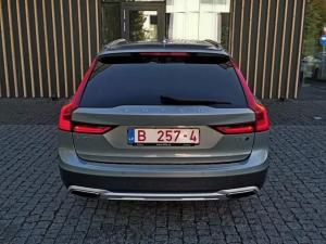 Grey Volvo V90 2018 in Riga, with an engine capacity of 2.00 L and mileage of 176 thousand km for 27500 €, photo 9 on AUTOMOTO.COM.LV