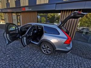 Grey Volvo V90 2018 in Riga, with an engine capacity of 2.00 L and mileage of 176 thousand km for 27500 €, photo 11 on AUTOMOTO.COM.LV