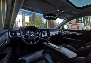Grey Volvo V90 2018 in Riga, with an engine capacity of 2.00 L and mileage of 176 thousand km for 27500 €, photo 12 on AUTOMOTO.COM.LV