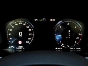 Grey Volvo V90 2018 in Riga, with an engine capacity of 2.00 L and mileage of 176 thousand km for 27500 €, photo 17 on AUTOMOTO.COM.LV