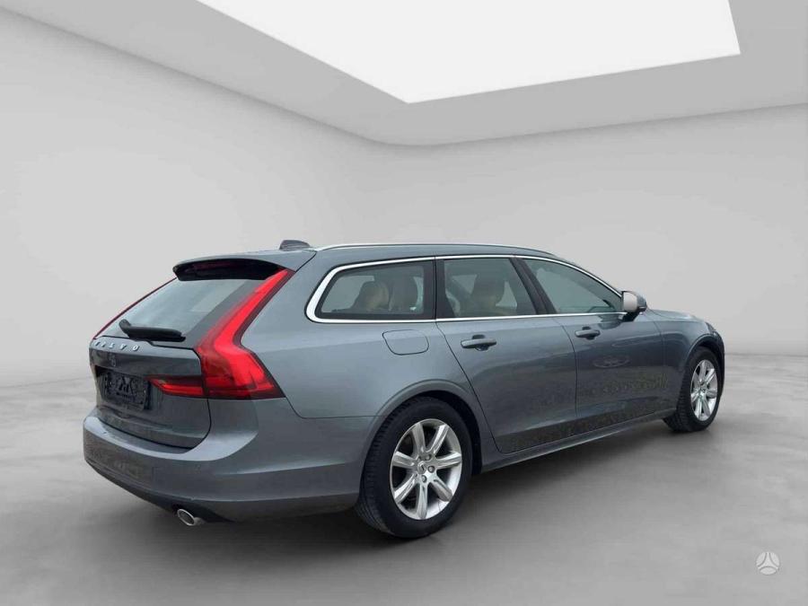 Grey Volvo V90 2018 in Kaunas, with an engine capacity of 2.00 L and mileage of 304 thousand km for 14290 €, photo 7 on AUTOMOTO.COM.LV