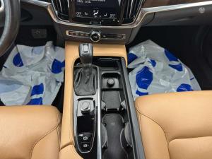 Grey Volvo V90 2018 in Kaunas, with an engine capacity of 2.00 L and mileage of 304 thousand km for 14290 €, photo 15 on AUTOMOTO.COM.LV