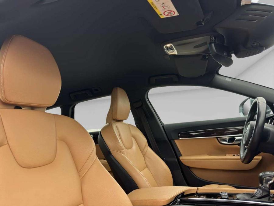Grey Volvo V90 2018 in Kaunas, with an engine capacity of 2.00 L and mileage of 304 thousand km for 14290 €, photo 21 on AUTOMOTO.COM.LV