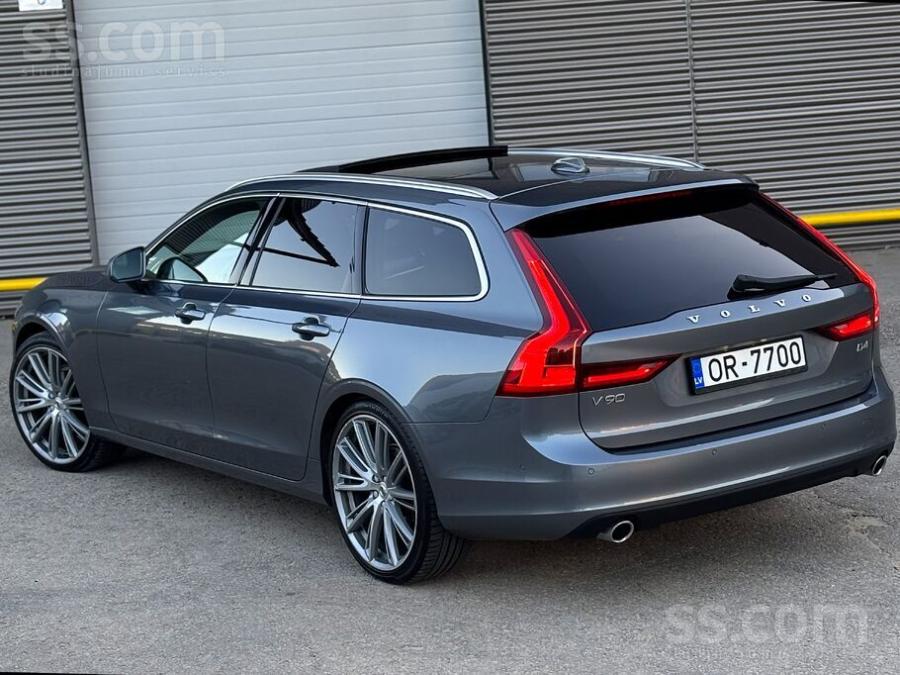 Grey Volvo V90 2018 in Riga, with an engine capacity of 2.00 L and mileage of 235 thousand km for 17200 €, photo 5 on AUTOMOTO.COM.LV