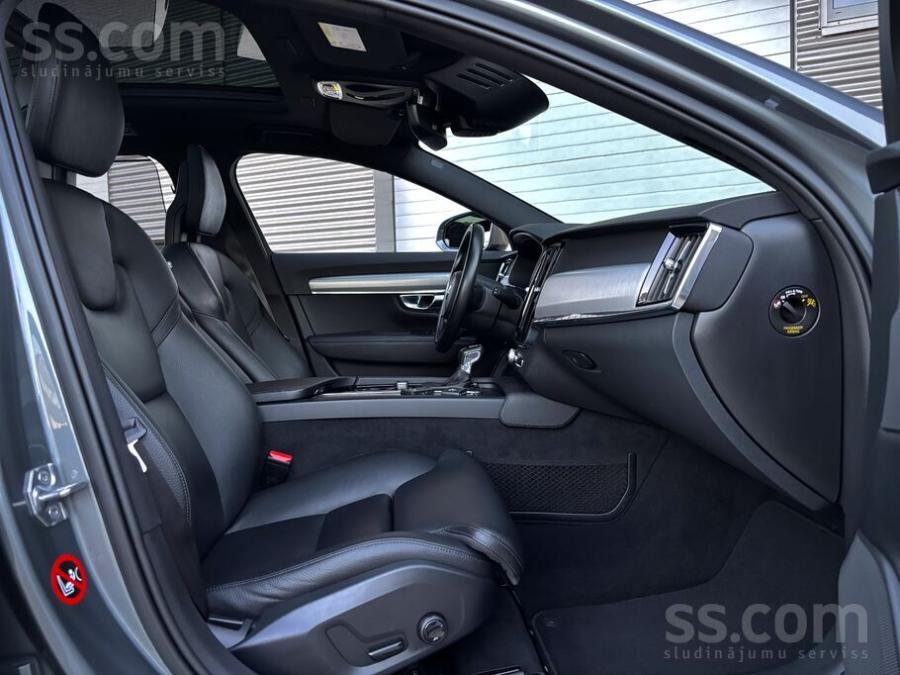 Grey Volvo V90 2018 in Riga, with an engine capacity of 2.00 L and mileage of 235 thousand km for 17200 €, photo 7 on AUTOMOTO.COM.LV