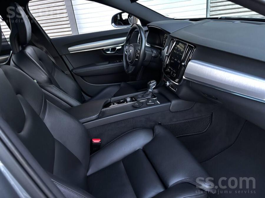 Grey Volvo V90 2018 in Riga, with an engine capacity of 2.00 L and mileage of 235 thousand km for 17200 €, photo 8 on AUTOMOTO.COM.LV