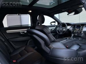 Grey Volvo V90 2018 in Riga, with an engine capacity of 2.00 L and mileage of 235 thousand km for 17200 €, photo 9 on AUTOMOTO.COM.LV