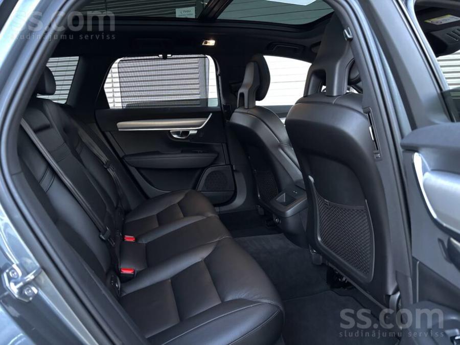 Grey Volvo V90 2018 in Riga, with an engine capacity of 2.00 L and mileage of 235 thousand km for 17200 €, photo 10 on AUTOMOTO.COM.LV