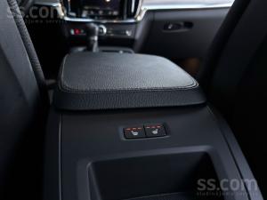 Grey Volvo V90 2018 in Riga, with an engine capacity of 2.00 L and mileage of 235 thousand km for 17200 €, photo 11 on AUTOMOTO.COM.LV