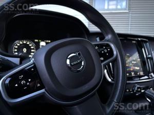 Grey Volvo V90 2018 in Riga, with an engine capacity of 2.00 L and mileage of 235 thousand km for 17200 €, photo 17 on AUTOMOTO.COM.LV