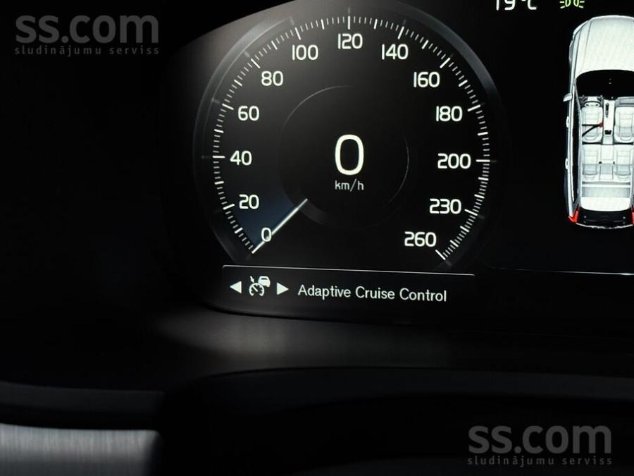 Grey Volvo V90 2018 in Riga, with an engine capacity of 2.00 L and mileage of 235 thousand km for 17200 €, photo 20 on AUTOMOTO.COM.LV