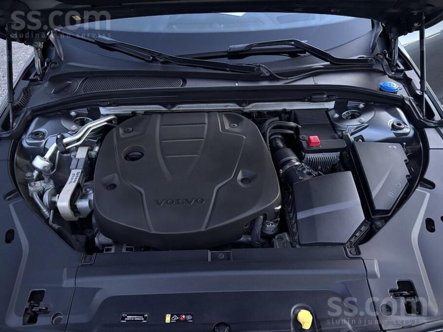 Grey Volvo V90 2018 in Riga, with an engine capacity of 2.00 L and mileage of 235 thousand km for 17200 €, photo 32 on AUTOMOTO.COM.LV