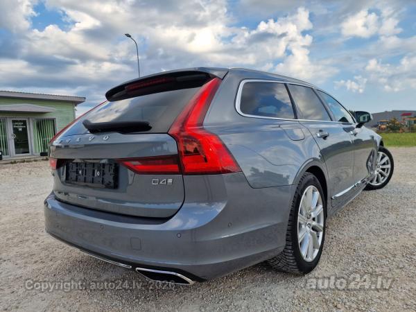 Grey Volvo V90 2018 in Tartu, with an engine capacity of 2.00 L and mileage of 255 thousand km for 16890 €, photo 9 on AUTOMOTO.COM.LV