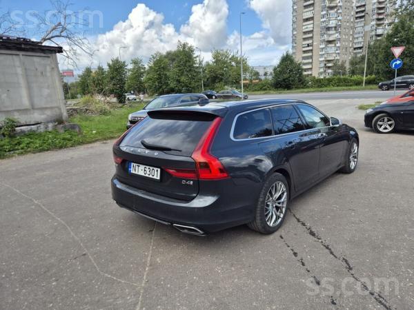 Grey Volvo V90 2018 in Riga, with an engine capacity of 2.00 L and mileage of 352 thousand km for 18490 €, photo 5 on AUTOMOTO.COM.LV