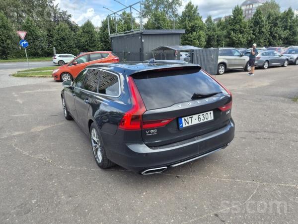 Grey Volvo V90 2018 in Riga, with an engine capacity of 2.00 L and mileage of 352 thousand km for 18490 €, photo 7 on AUTOMOTO.COM.LV