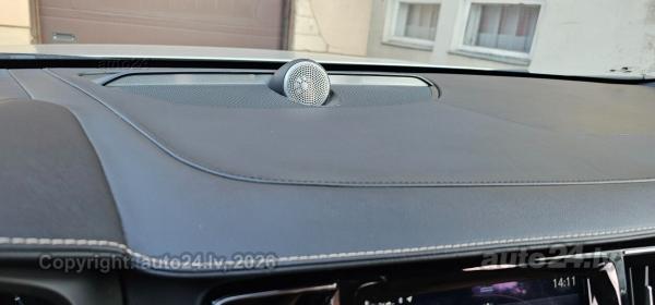 Grey Volvo V90 2018 in Viljandi, with an engine capacity of 2.00 L and mileage of 160 thousand km for 25999 €, photo 10 on AUTOMOTO.COM.LV