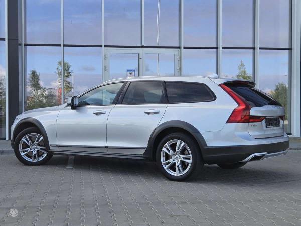 Grey Volvo V90 2018 in Vilnius, with an engine capacity of 1.97 L and mileage of 250 thousand km for 18600 €, photo 7 on AUTOMOTO.COM.LV