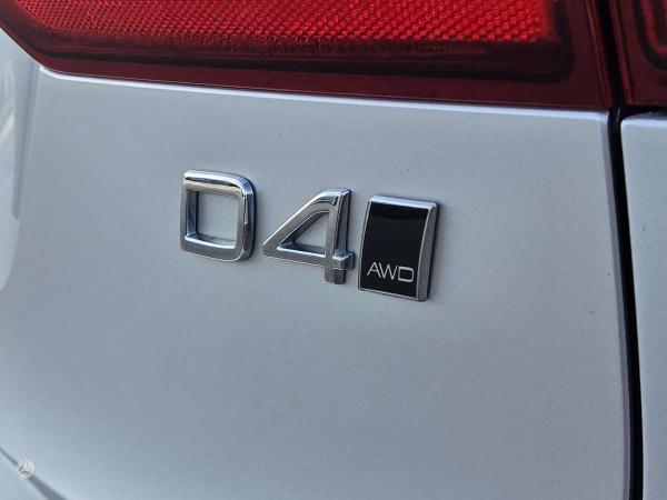 Grey Volvo V90 2018 in Vilnius, with an engine capacity of 1.97 L and mileage of 250 thousand km for 18600 €, photo 10 on AUTOMOTO.COM.LV