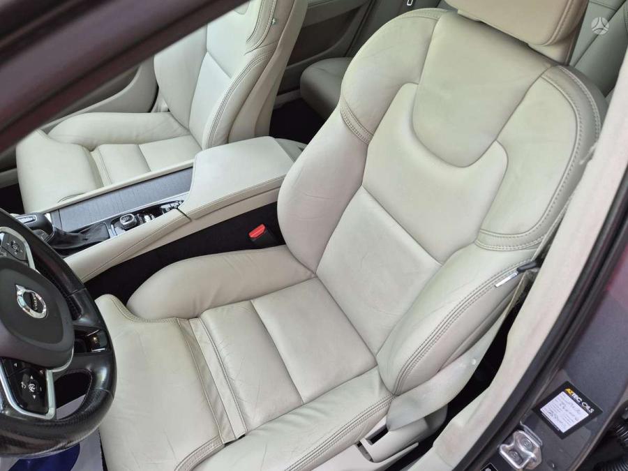 Grey Volvo V90 2018 in Silute, with an engine capacity of 2.00 L and mileage of 340 thousand km for 13700 €, photo 10 on AUTOMOTO.COM.LV