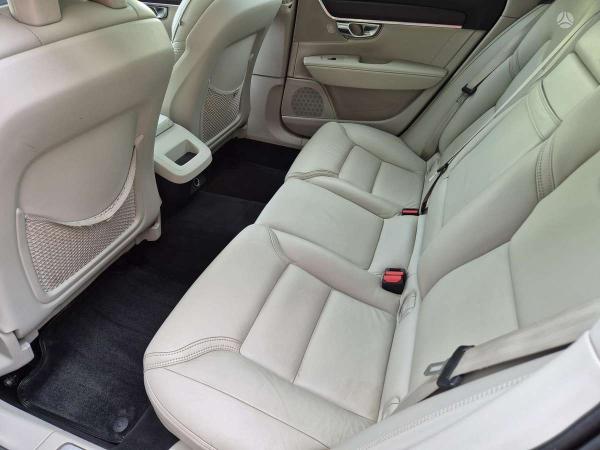 Grey Volvo V90 2018 in Silute, with an engine capacity of 2.00 L and mileage of 340 thousand km for 13700 €, photo 11 on AUTOMOTO.COM.LV