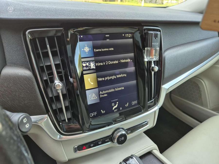 Grey Volvo V90 2018 in Silute, with an engine capacity of 2.00 L and mileage of 340 thousand km for 13700 €, photo 13 on AUTOMOTO.COM.LV
