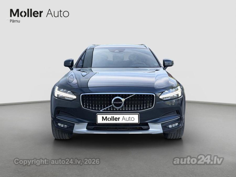 Pelēks Volvo V90 2018 Pērnava, ar dzinēja tilpumu 2.00 L un nobraukumu 136 tūkst. km par 21950 €, foto 4 vietnē AUTOMOTO.COM.LV