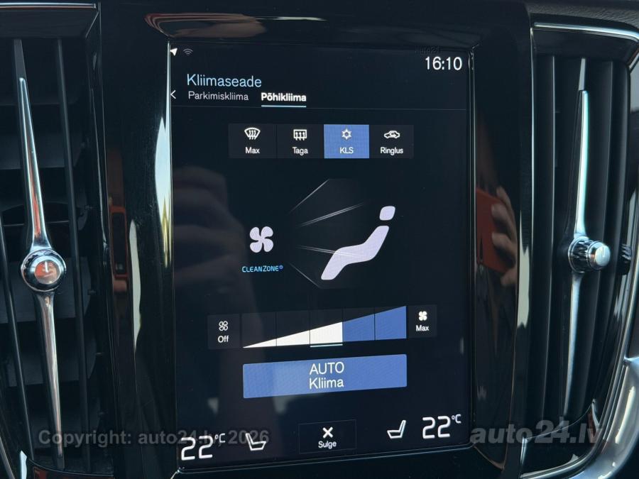 Pelēks Volvo V90 2018 Pērnava, ar dzinēja tilpumu 2.00 L un nobraukumu 136 tūkst. km par 21950 €, foto 14 vietnē AUTOMOTO.COM.LV