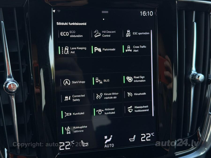 Pelēks Volvo V90 2018 Pērnava, ar dzinēja tilpumu 2.00 L un nobraukumu 136 tūkst. km par 21950 €, foto 15 vietnē AUTOMOTO.COM.LV
