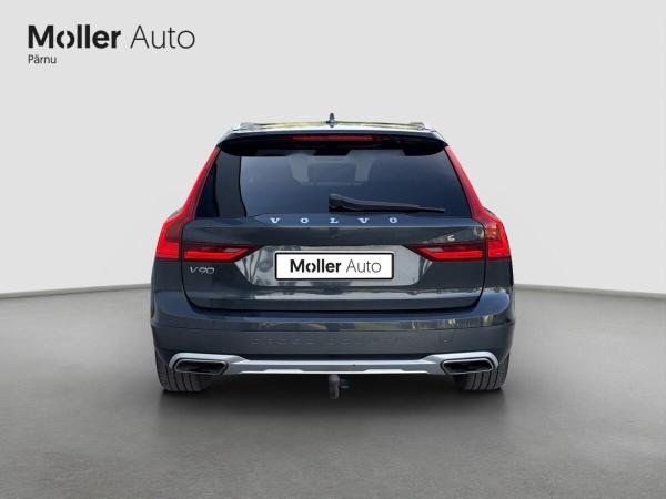 Volvo V90 2018 in Parnu on AUTOMOTO.COM.LV Grey Volvo V90 2018 in Parnu, with an engine capacity of 2.00 L and mileage of 136 thousand km for 21950 €, photo 5 on AUTOMOTO.COM.LV