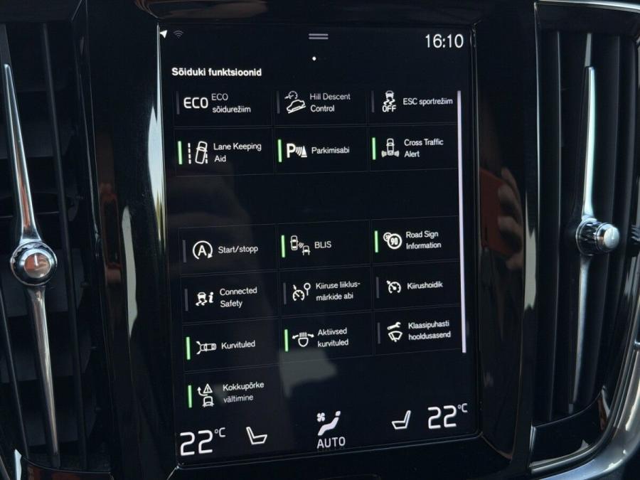 Grey Volvo V90 2018 in Parnu, with an engine capacity of 2.00 L and mileage of 136 thousand km for 21950 €, photo 11 on AUTOMOTO.COM.LV