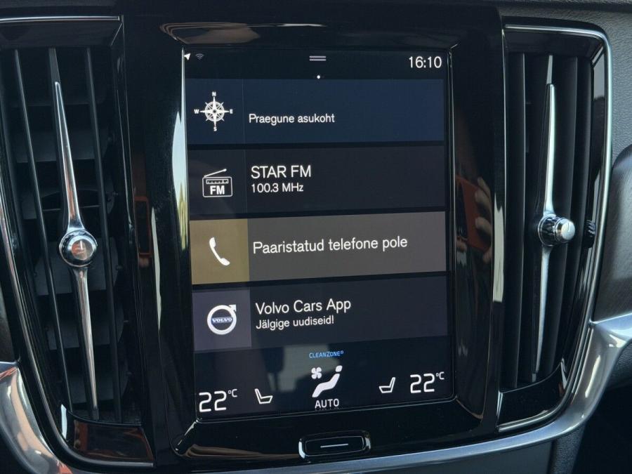 Grey Volvo V90 2018 in Parnu, with an engine capacity of 2.00 L and mileage of 136 thousand km for 21950 €, photo 13 on AUTOMOTO.COM.LV