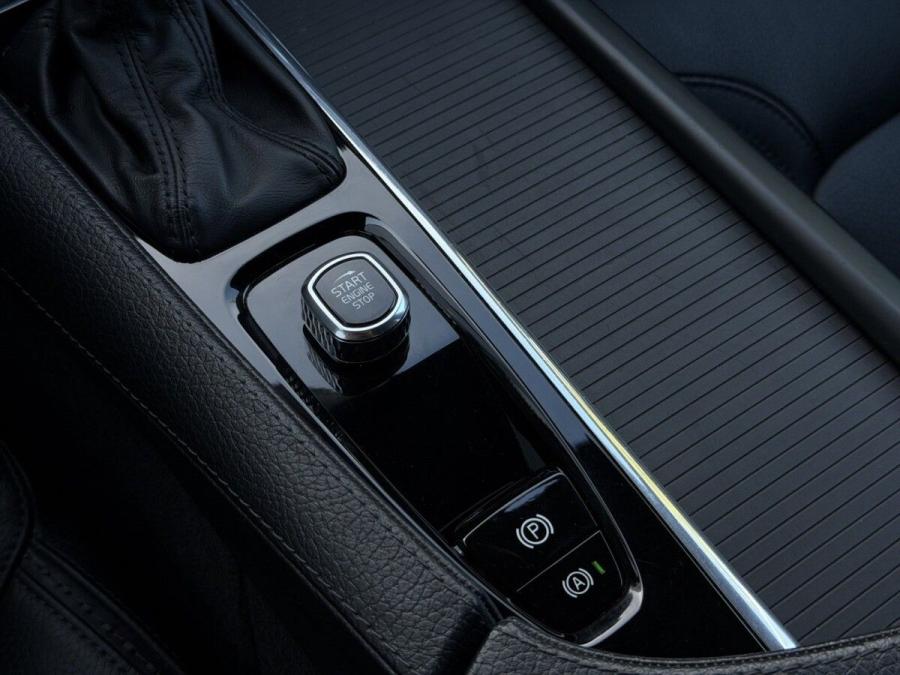 Grey Volvo V90 2018 in Parnu, with an engine capacity of 2.00 L and mileage of 136 thousand km for 21950 €, photo 19 on AUTOMOTO.COM.LV