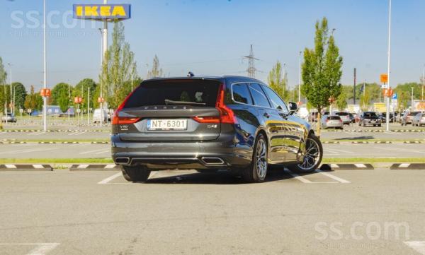 Volvo V90 2018 in Riga on AUTOMOTO.COM.LV Grey Volvo V90 2018 in Riga, with an engine capacity of 2.00 L and mileage of 352 thousand km for 17190 €, photo 6 on AUTOMOTO.COM.LV